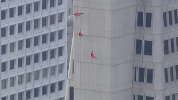 Aerial performance troupe rappels down SF's Transamerica Pyramid - ABC7 ...
