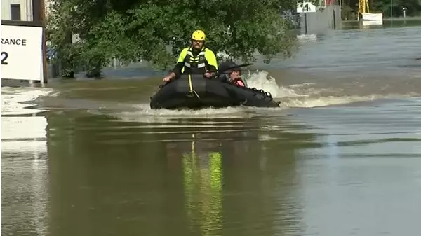 ABC13 guides rescuers to stranded man, 4 dogs as rivers overflow banks ...