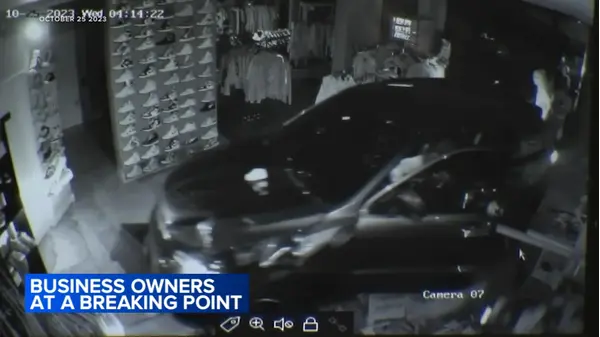 2 arrested in West Garfield Park crash-and-grab burglary - ABC7 Chicago ...