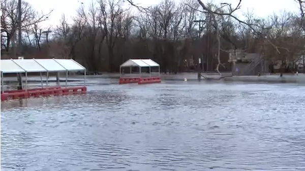 Saddle River crests higher than anticpated in Lodi - ABC7 New York ...