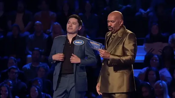 Can David Chang seal the deal for $25K?? - Family Feud | Xumo Play