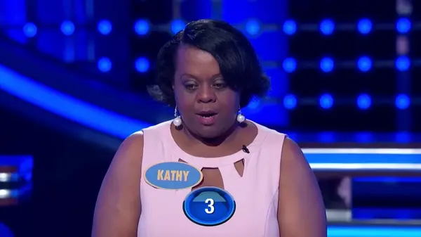 Kathy nails Fast Money! Can Phelan seal the deal?? - Family Feud | Xumo ...
