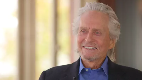 Michael Douglas talks 'The Kominsky Method,' moving out of dad Kirk's ...