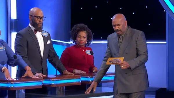 Podium FAIL!! Steve Harvey lays into Jessica. - Family Feud | Xumo Play