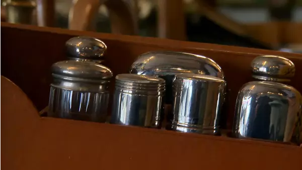 Arusha Irvine and Angus Ashworth, Day 3 - Antiques Road Trip | Xumo Play