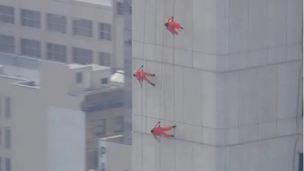 Aerial troupe performs on side of SF's Transamerica Pyramid - ABC7 Bay ...