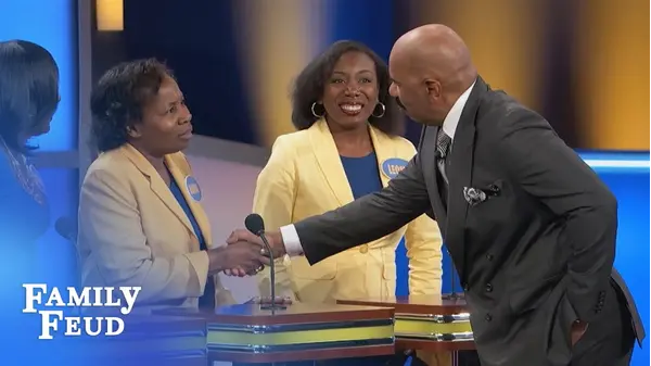 Steve meets Dianna! | Family Feud - Family Feud | Xumo Play