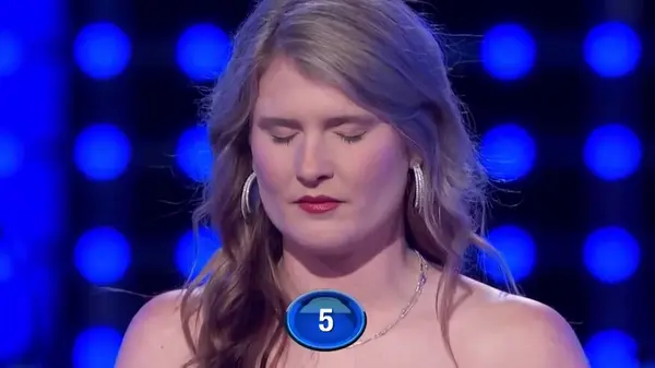 Fast Money #1 for the Shook family!! - Family Feud | Xumo Play